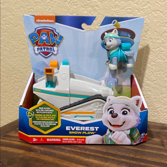 Paw Patrol | Toys | Paw Patrol White And Blue Everest Action Figure ...